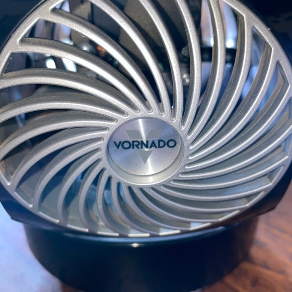 Vornado | Other | Vornado Flippi V6 Personal Air Circulator Desk Fan ...